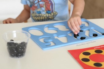 10 Black Dots Math Activity – Munchkins and Moms