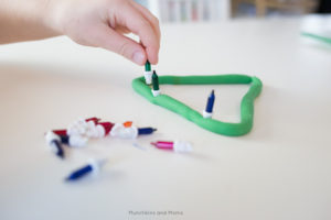 Christmas Lights and Play Dough Fine Motor Activity – Munchkins and Moms